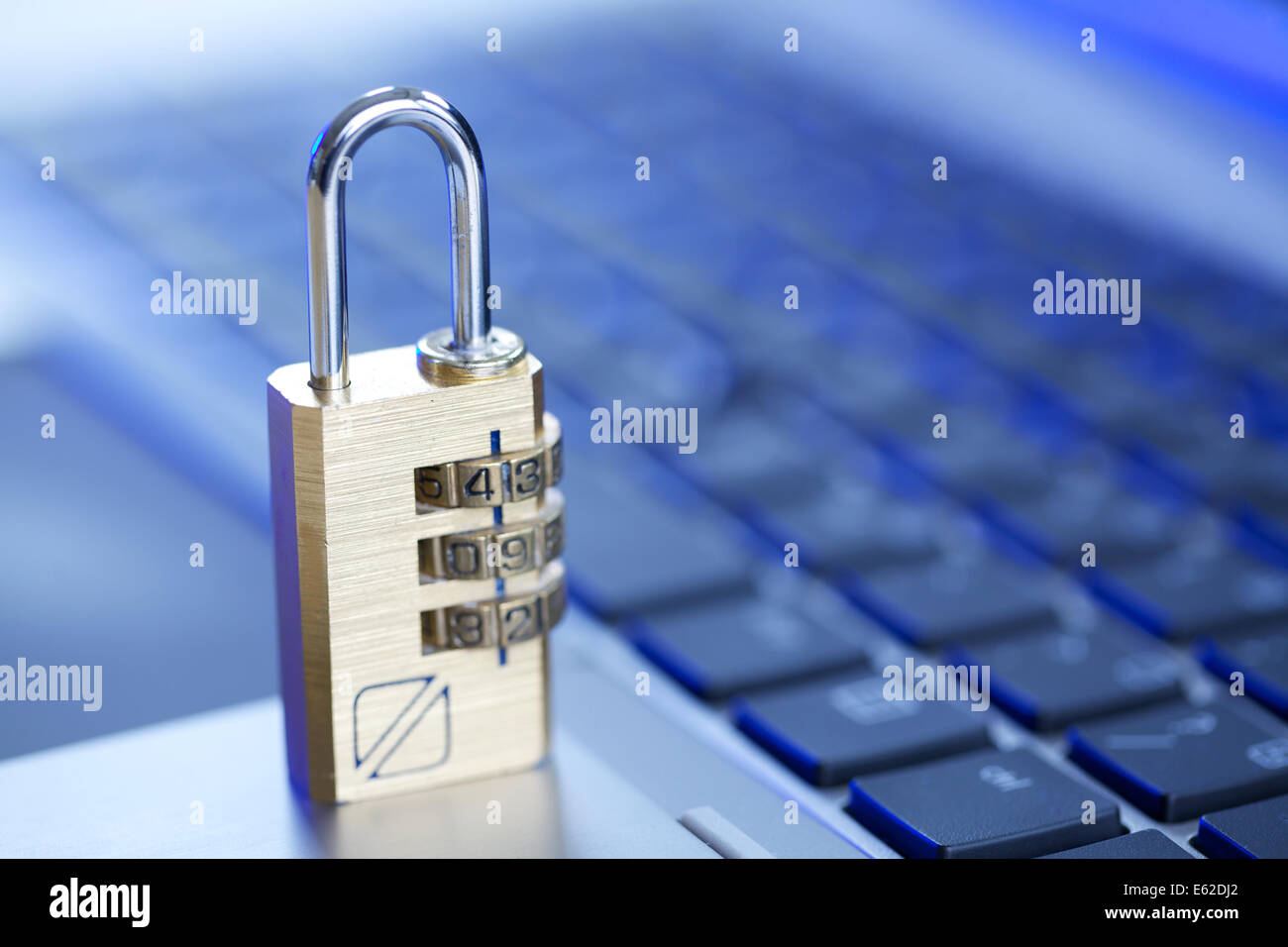Security on line hi-res stock photography and images - Alamy