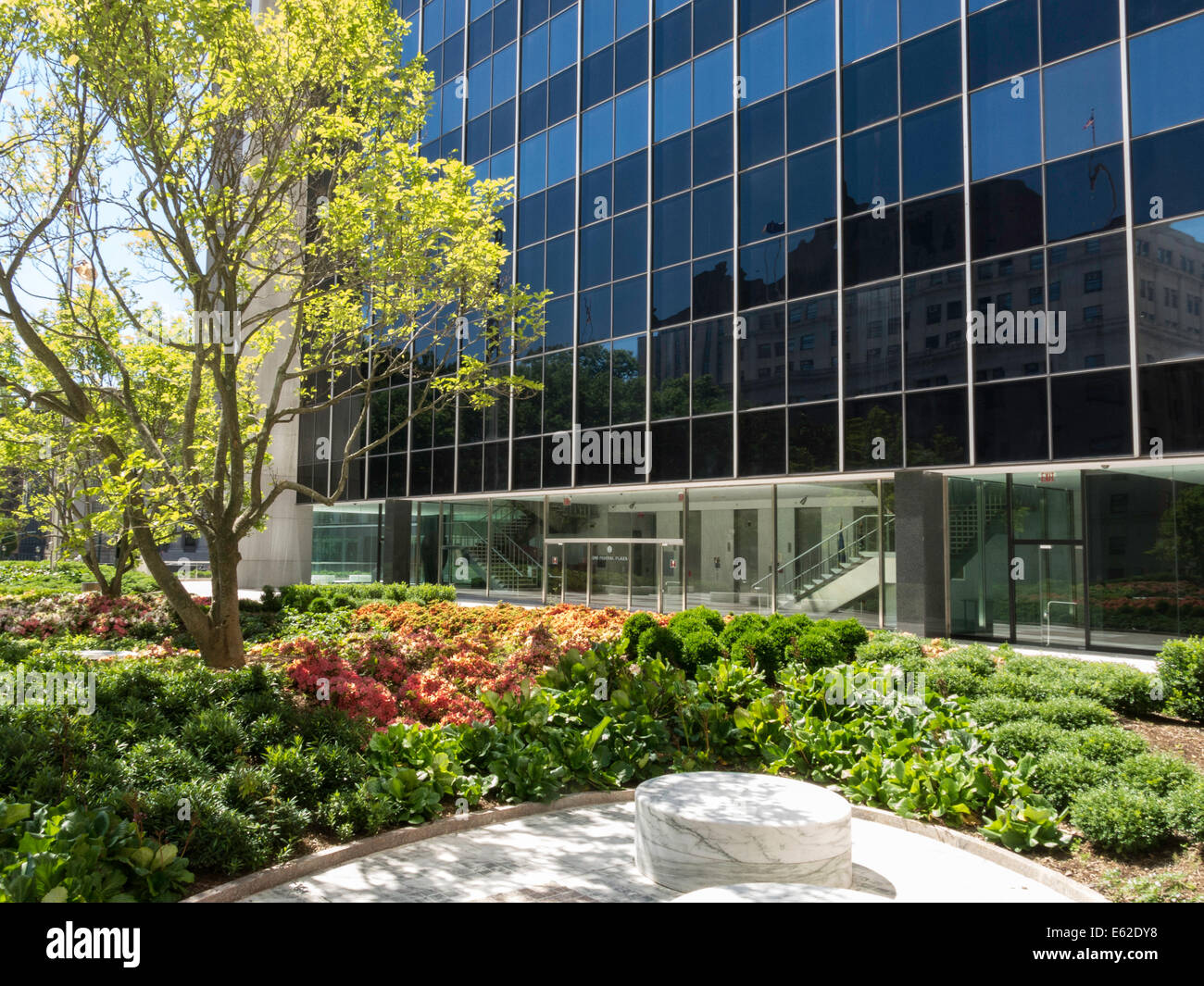 Jacob K. Javits Federal Plaza in Foley Square, NYC Stock Photo - Alamy