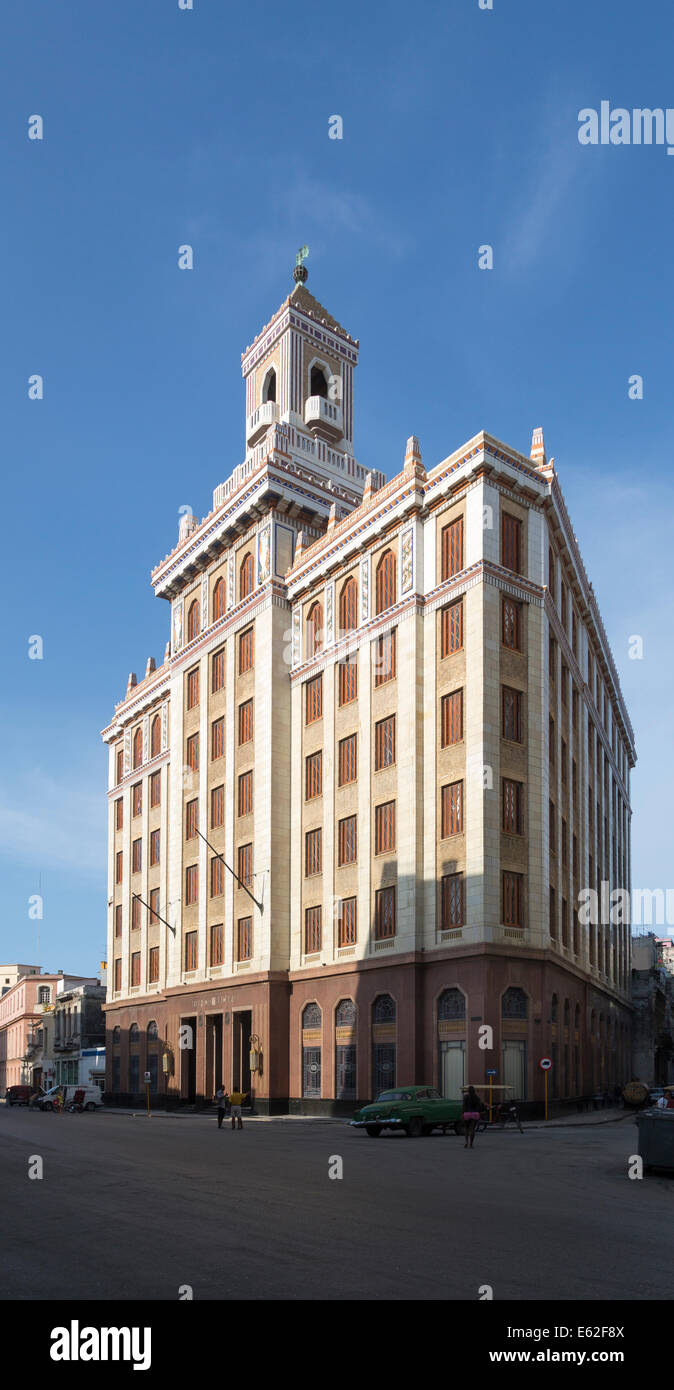 Bacardi building, art deco masterpiece, Havana, Cuba Stock Photo - Alamy