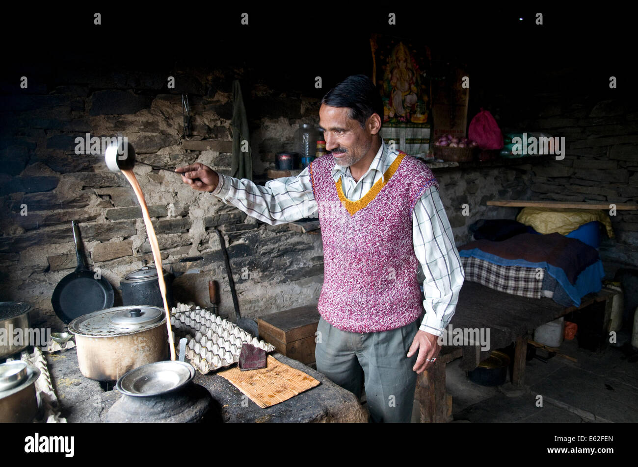 Chaiwala hi-res stock photography and images - Alamy