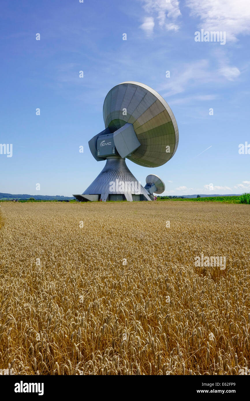 Satellite dish, Raisting Satellite Earth Station, ground station ...