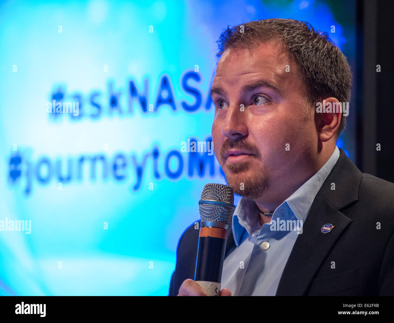 Media team hi-res stock photography and images - Alamy