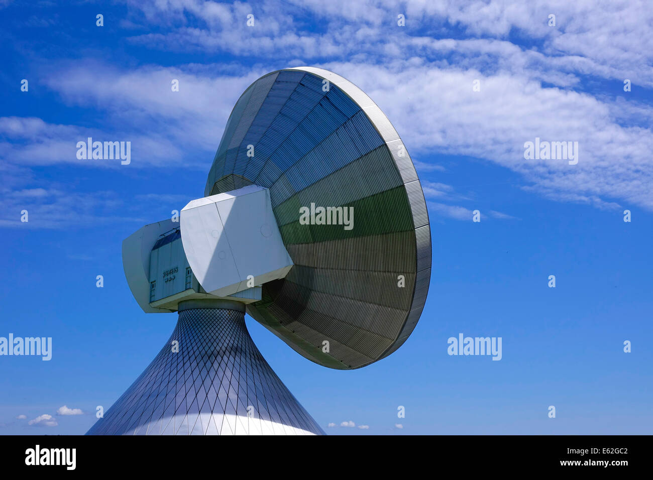 Satellite dish, Raisting Satellite Earth Station, ground station ...