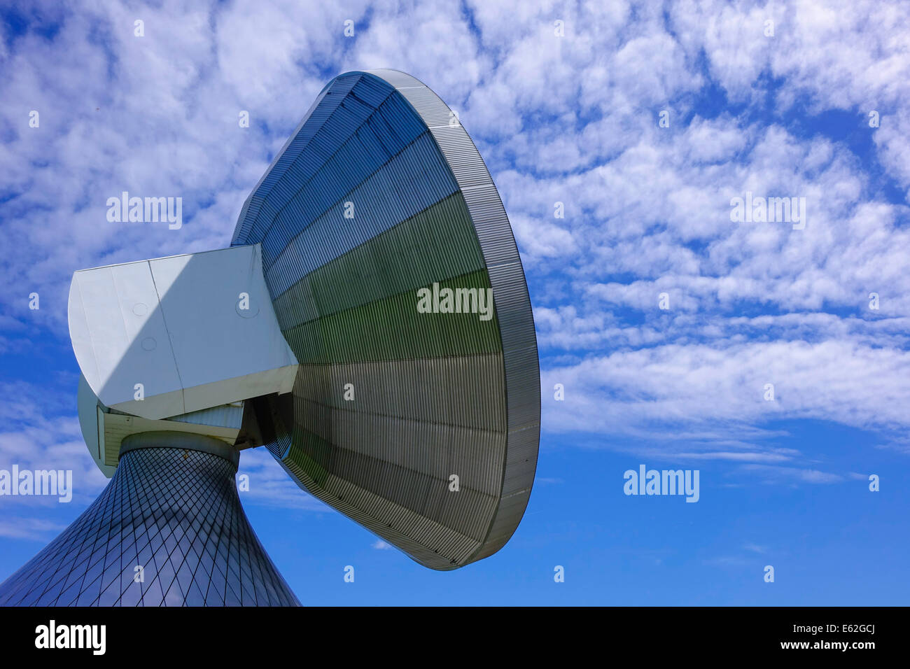 Satellite dish, Raisting Satellite Earth Station, ground station ...
