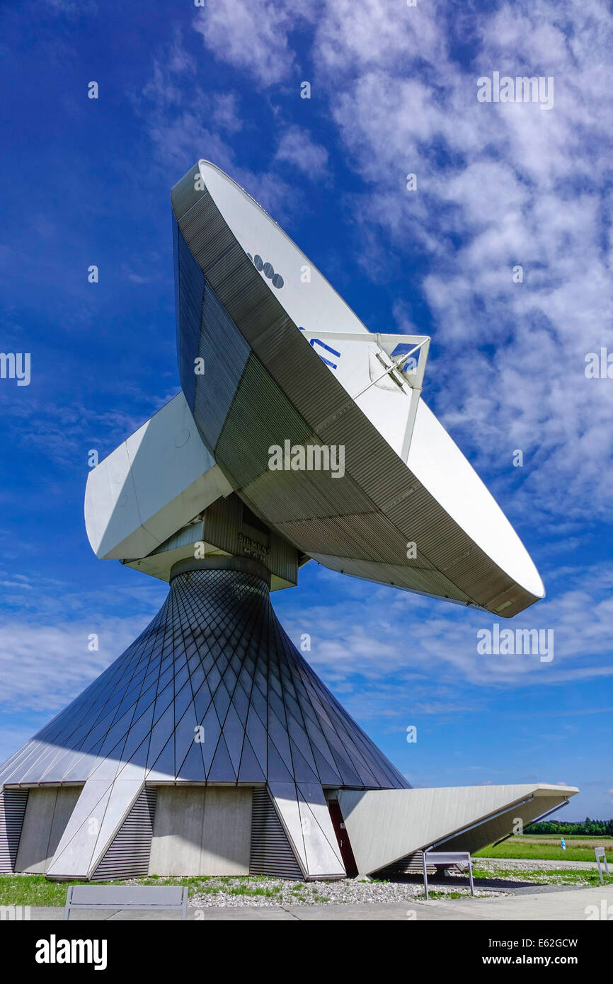 Satellite dish, Raisting Satellite Earth Station, ground station ...