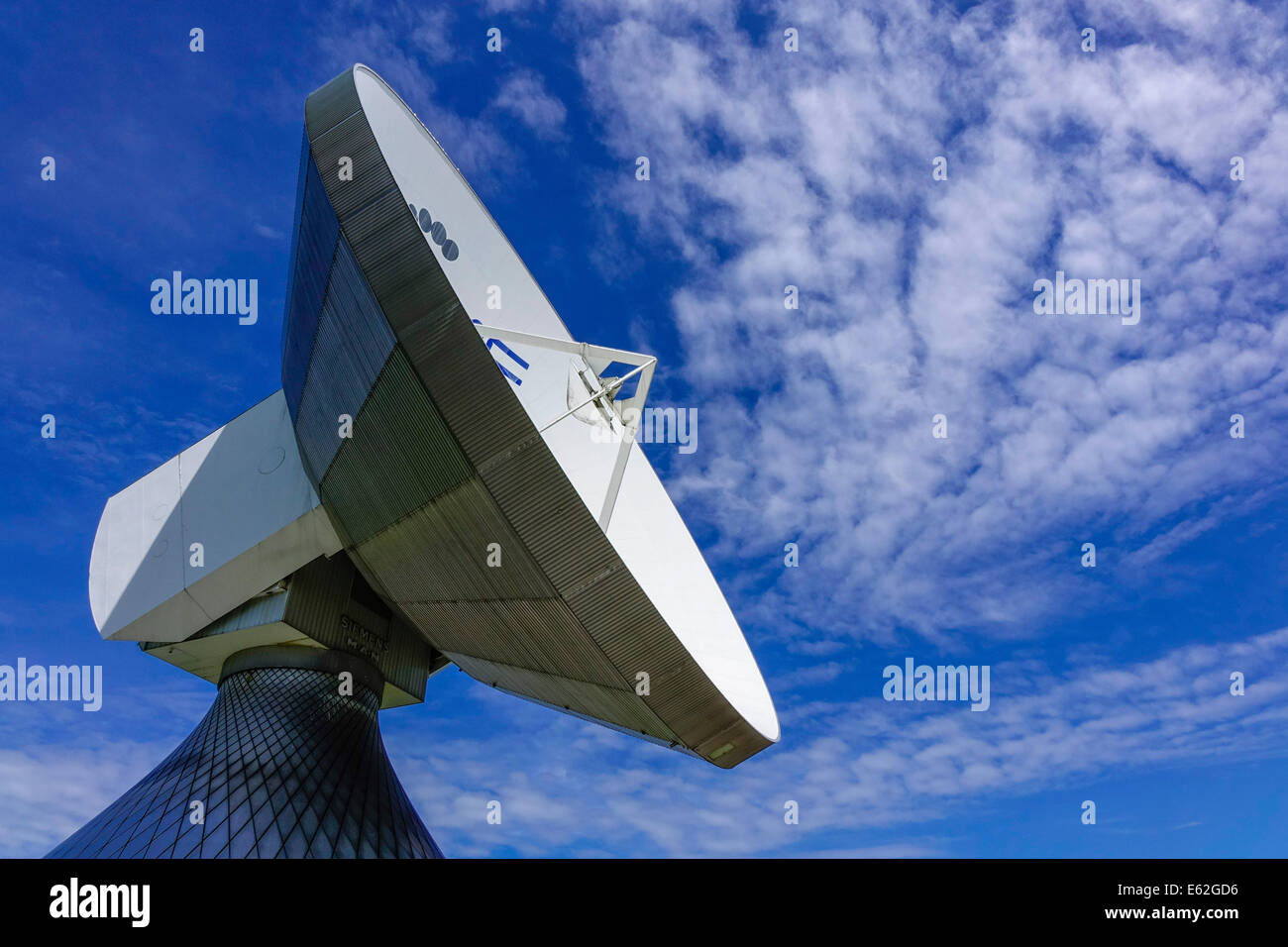Satellite dish, Raisting Satellite Earth Station, ground station ...