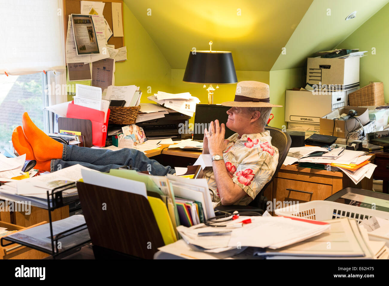 Untidy home office clutter cluttered hi-res stock photography and ...