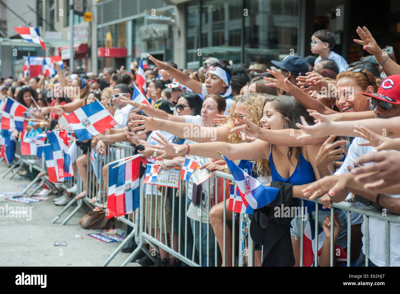 Thousands of Dominican-Americans and their friends and supporters march ...