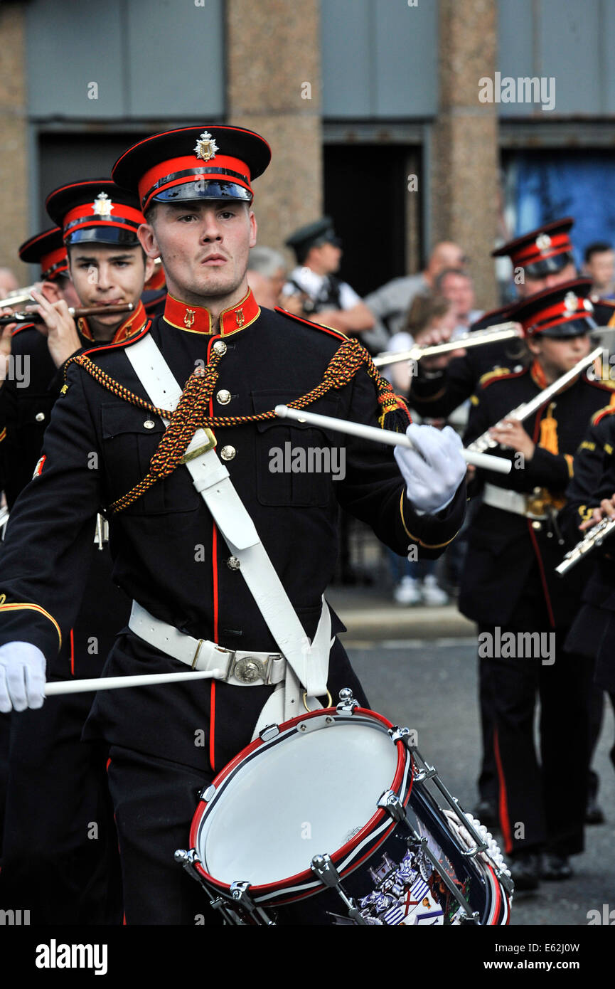 Loyalist band playing at the annual Apprentice Boys of Derry parade in ...