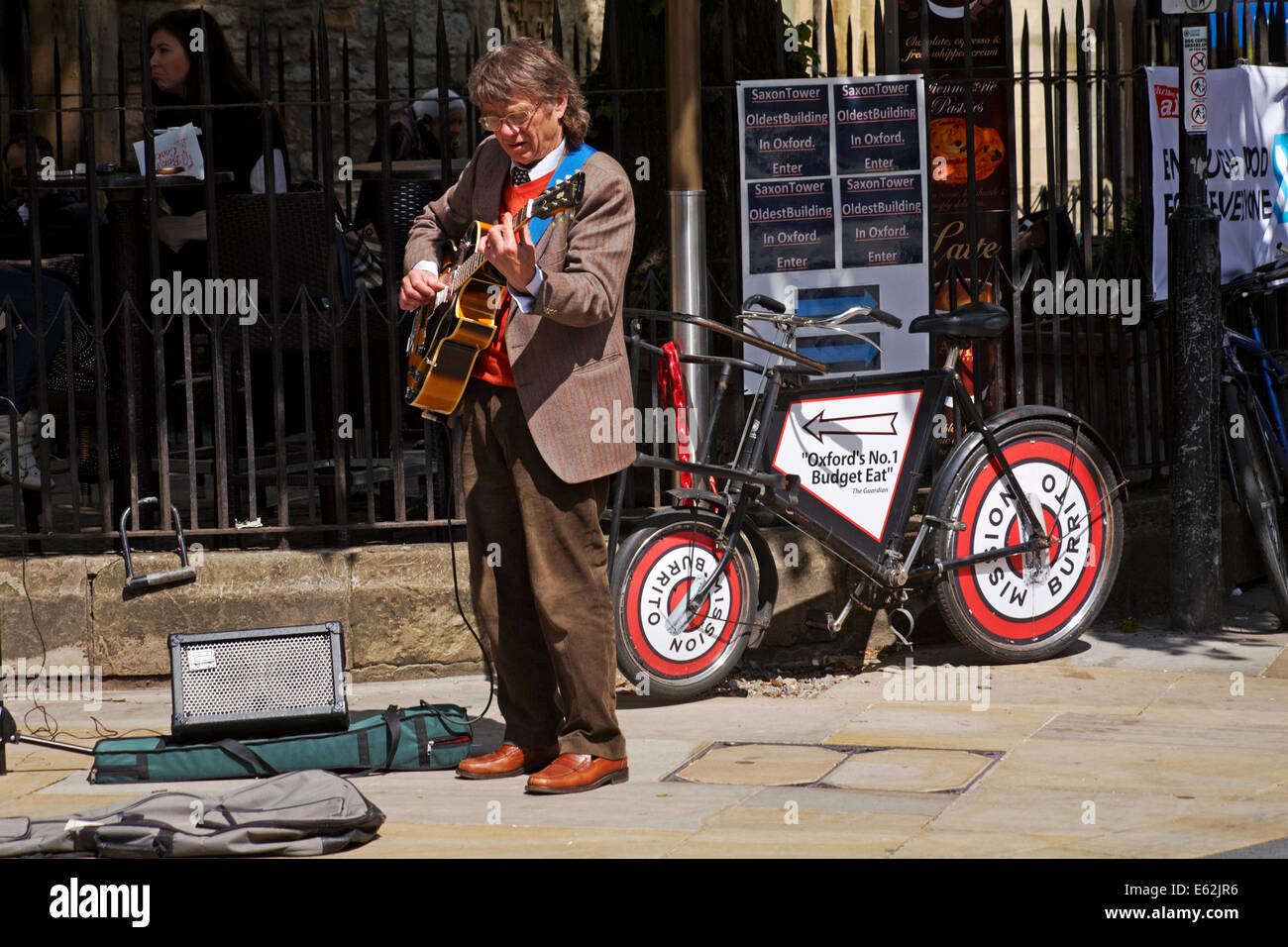 Oxford busker hi-res stock photography and images - Alamy