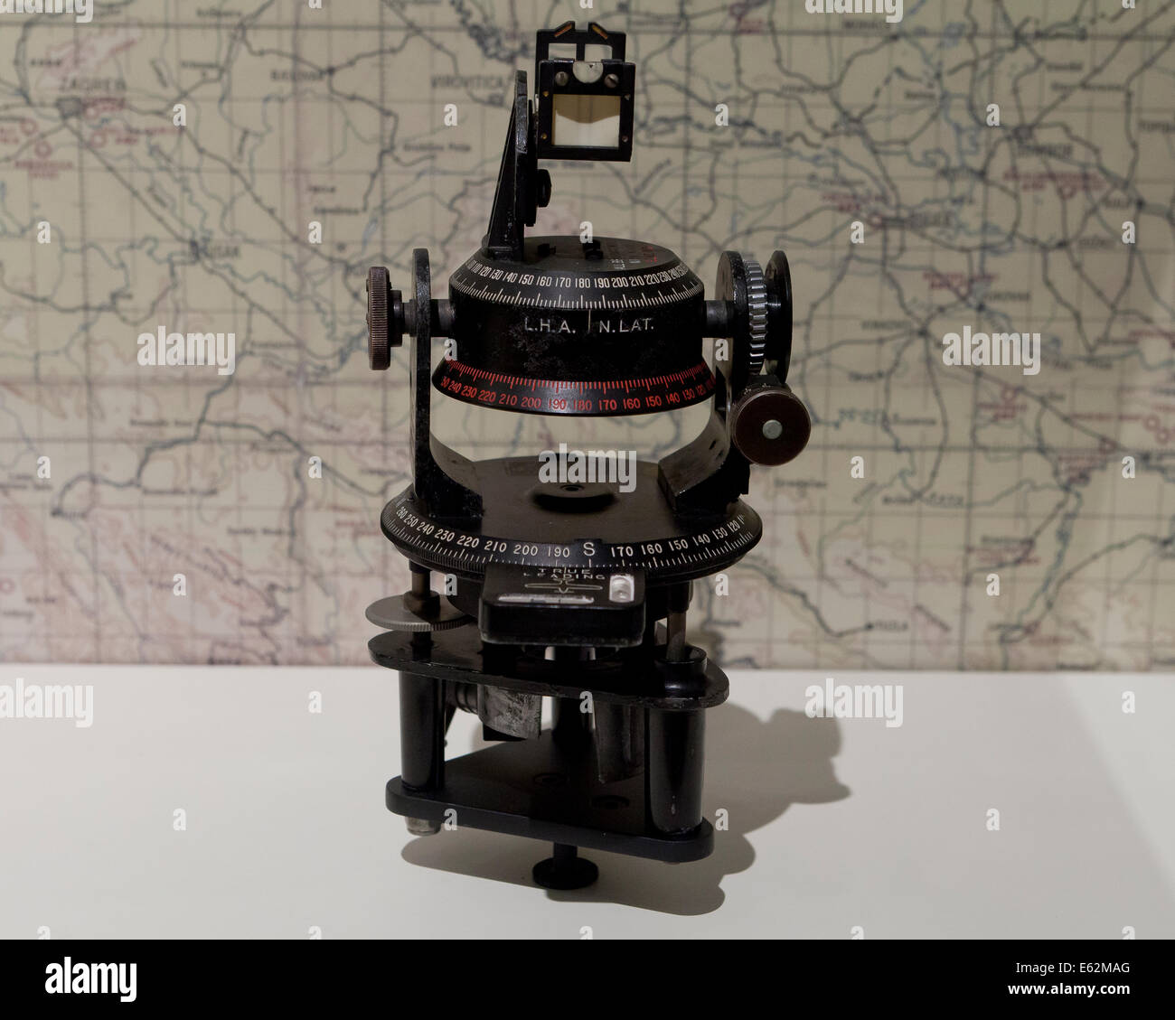 Mark ii astro compass hi-res stock photography and images - Alamy