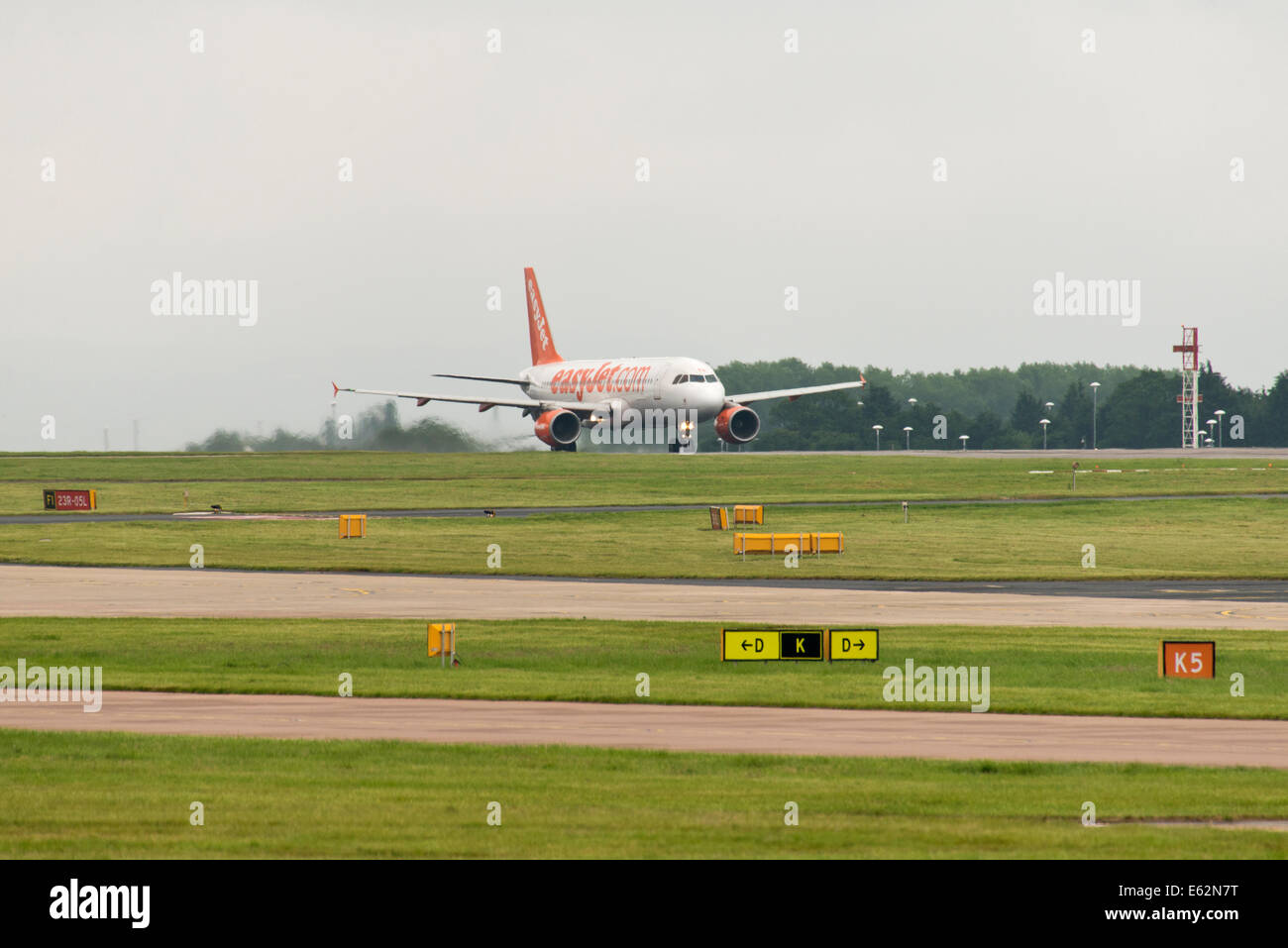 Manchester Airport England Uk Airbus A319-111 - 4667 departure holidays ...