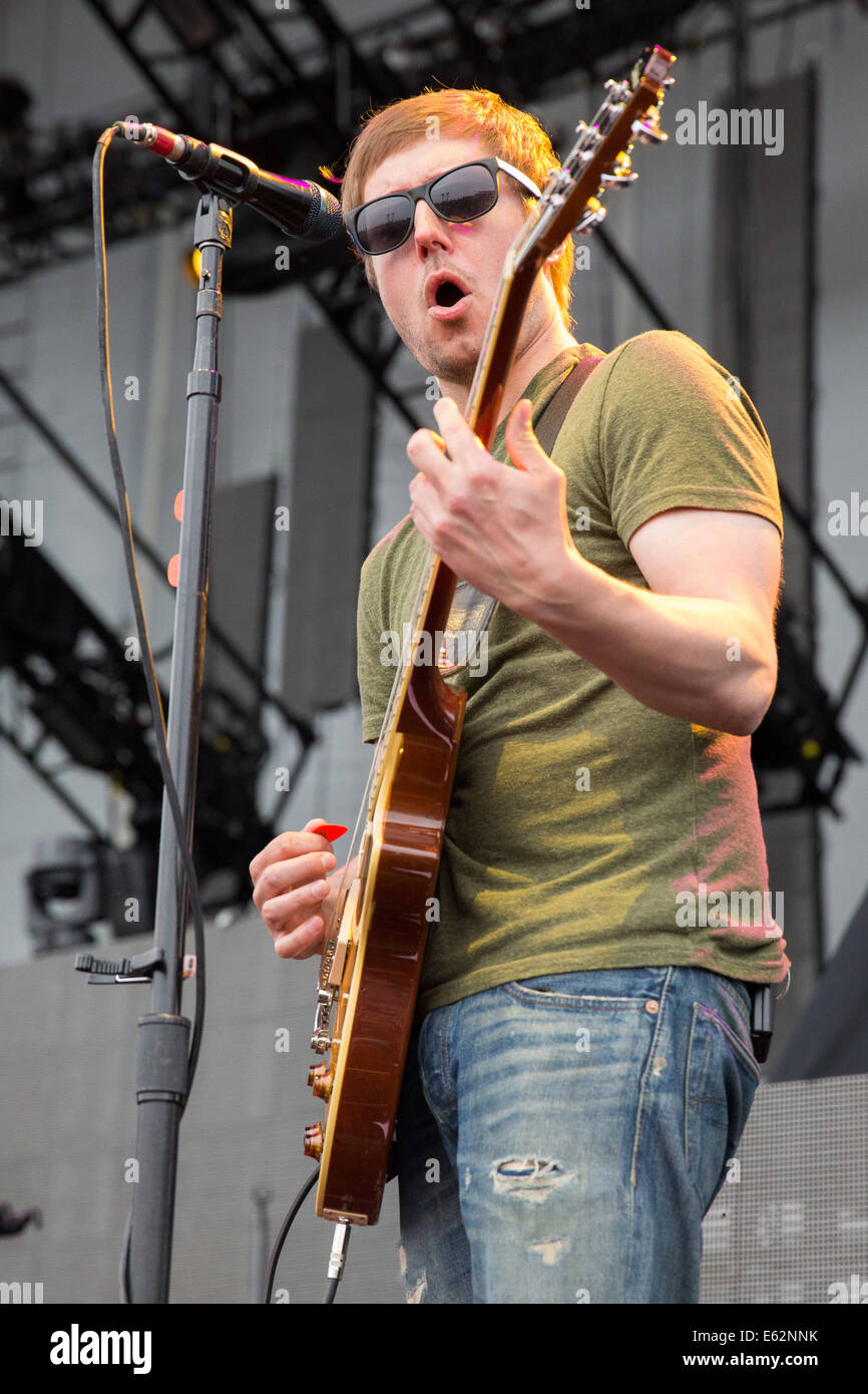 Chicago, Illinois, USA. 10th Aug, 2014. DAVE TIRIO of the band Plain ...