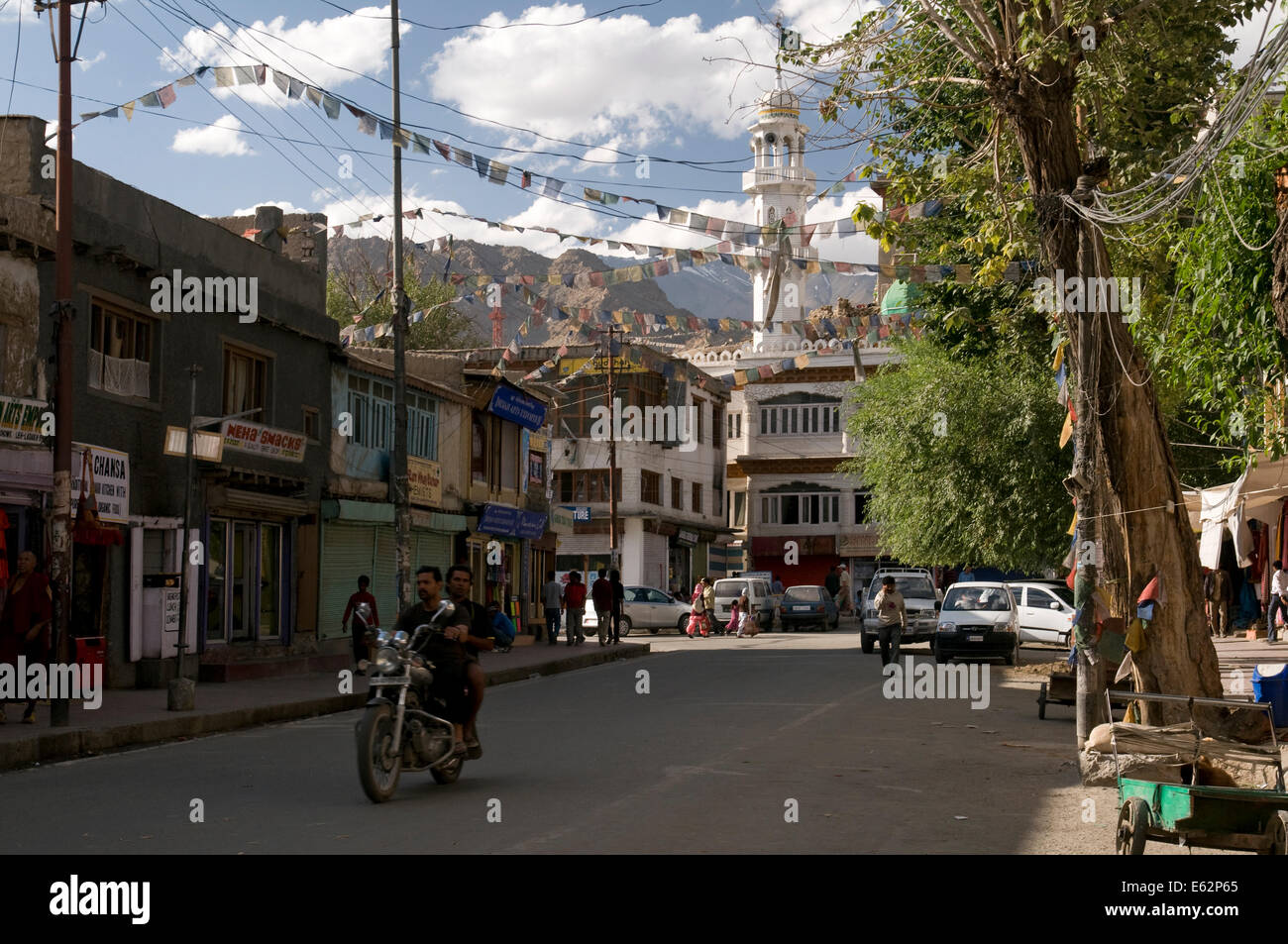 Street view of Leh, Ladakh, Jammu and Kashmir Stock Photo - Alamy