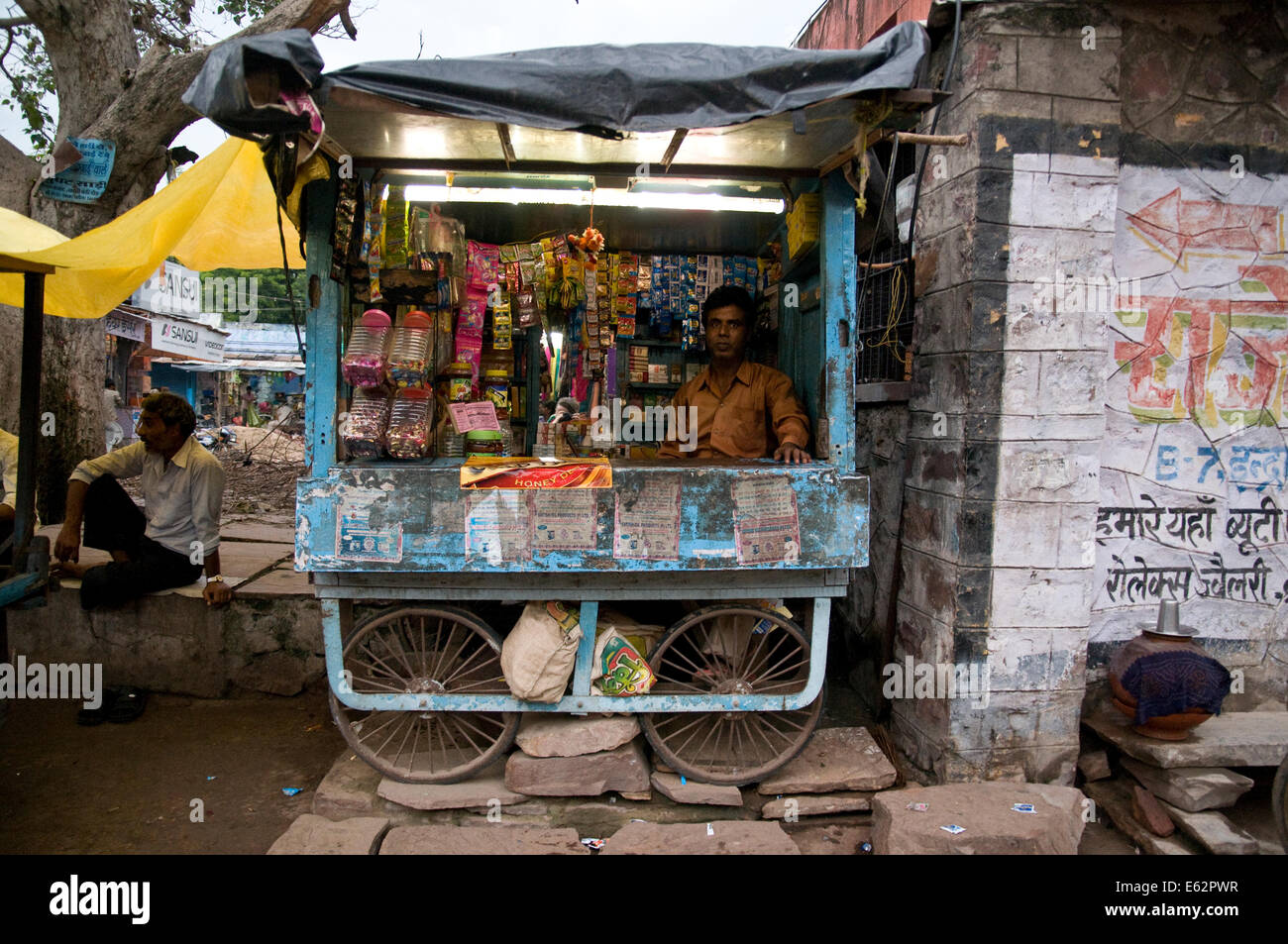 Hard at work on a stall in Bundi, Rajasthan, India Stock Photo - Alamy