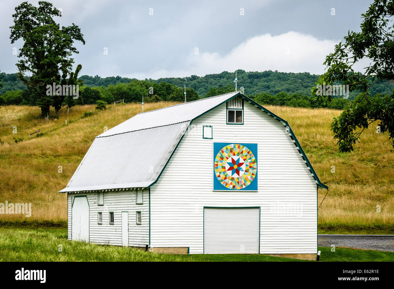Barn Quilt on White Dutch Barn, Lindside, West Virginia Stock Photo - Alamy