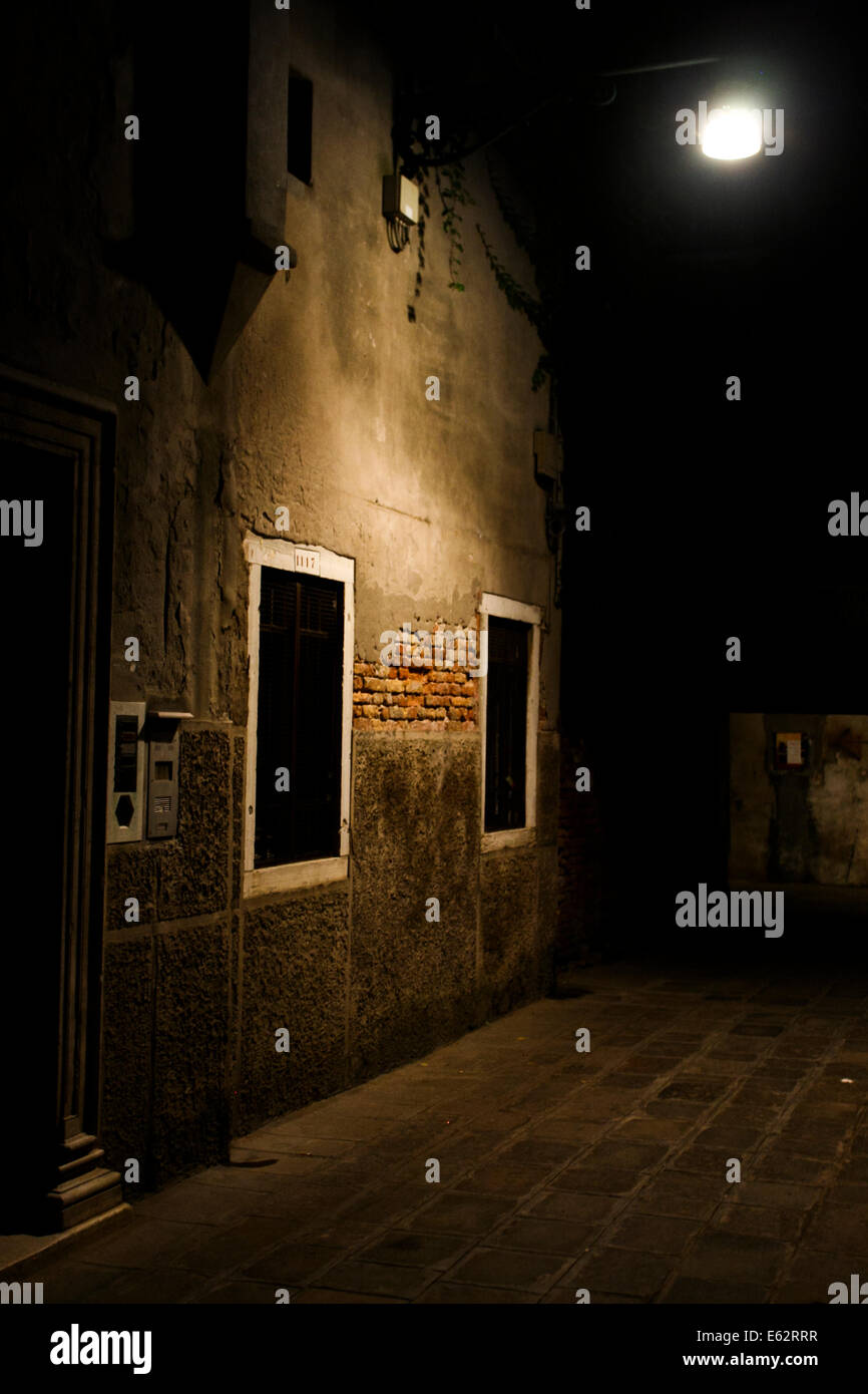 Back streets of venice hi-res stock photography and images - Alamy