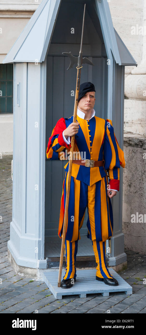 Guard Outside St. Peter's Basilica Stock Photo - Alamy