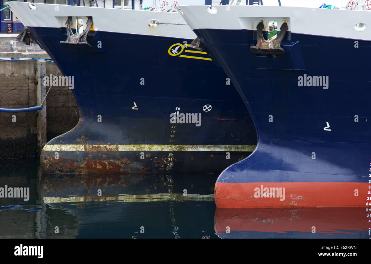 Ships plimsoll line hi-res stock photography and images - Alamy