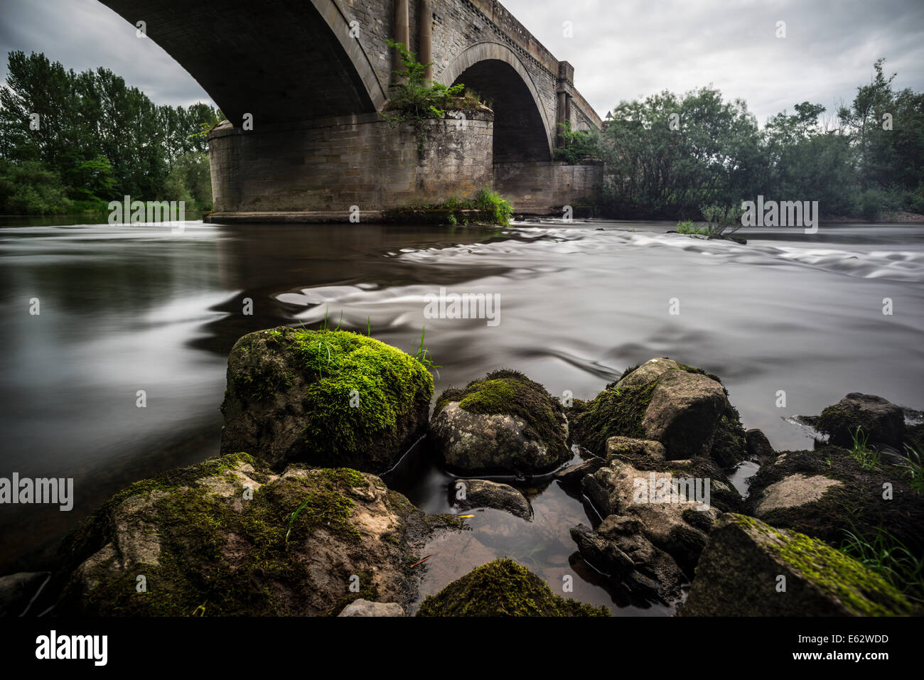 River Teviot and Kelso's Teviot Bridge, Scottish Borders, Scotland ...
