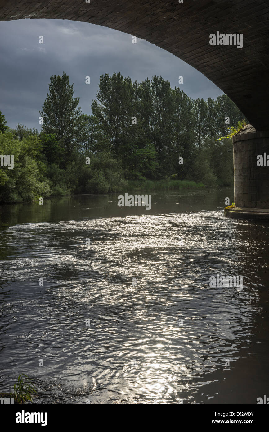River Teviot and Kelso's Teviot Bridge, Scottish Borders, Scotland ...