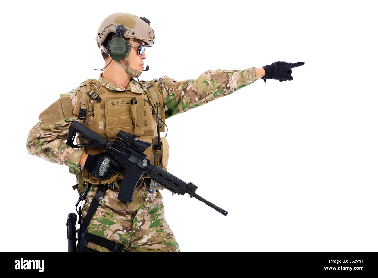 Soldier holding gun rifle hi-res stock photography and images - Alamy