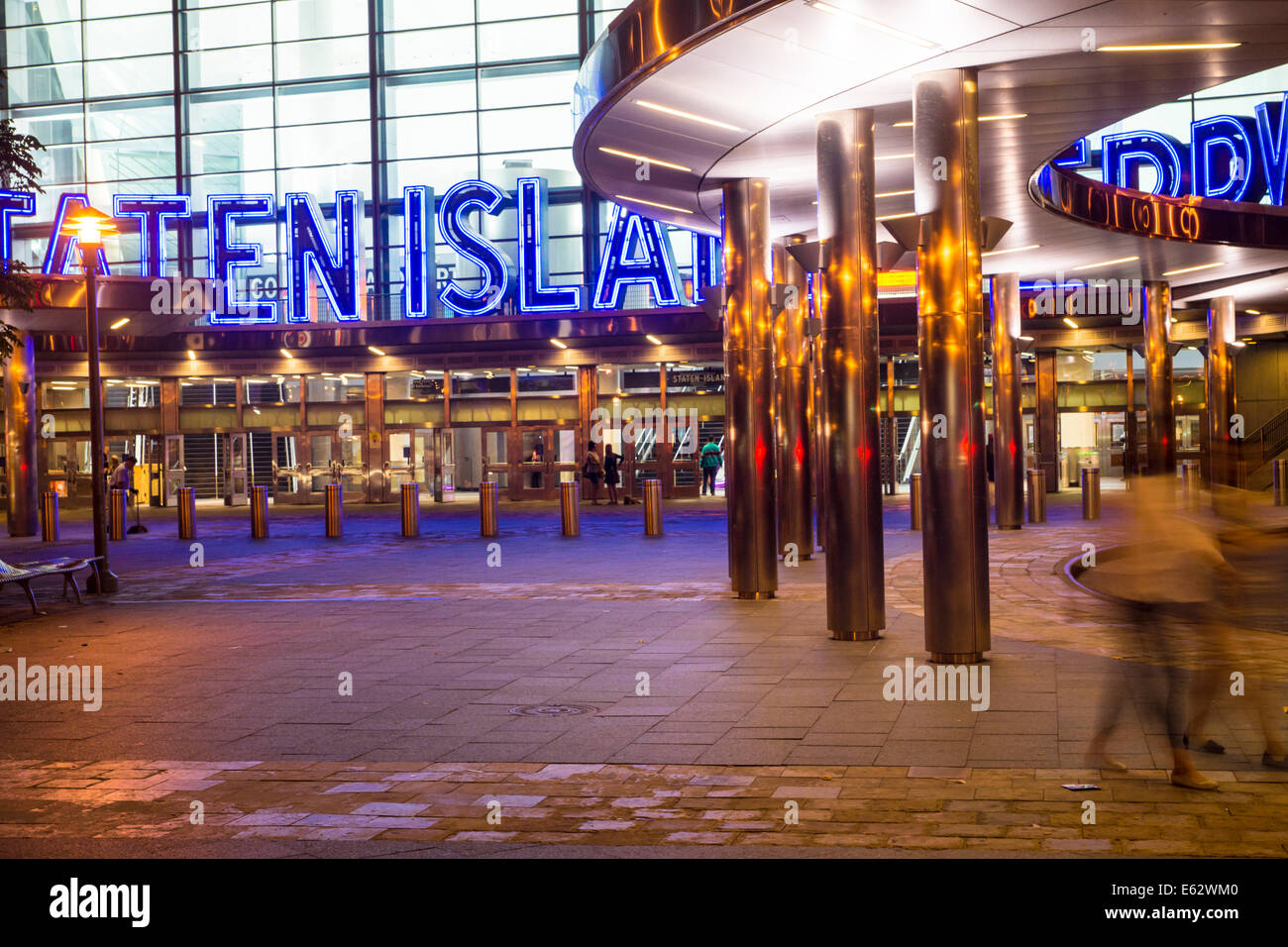 Manhattan, New York. The Staten Island ferry terminal at night Stock ...