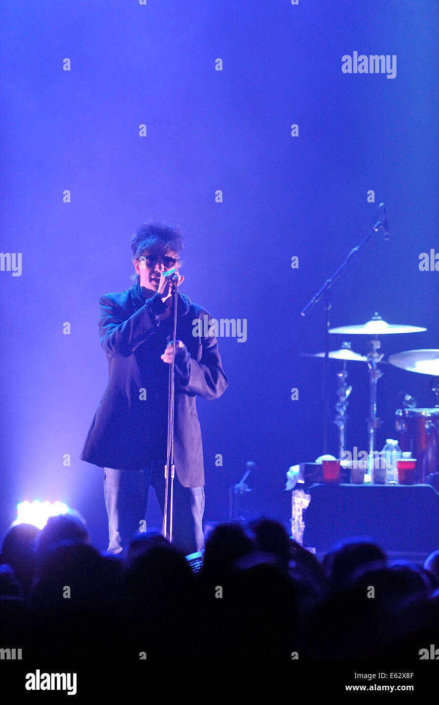 Echo and the bunnymen band hi-res stock photography and images - Alamy