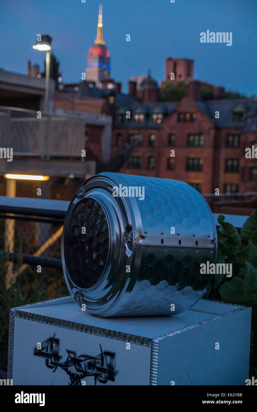 Manhattan, New York. Yngve Holen's "Sensitive 4 detergent" in the high line park. The Empire ...