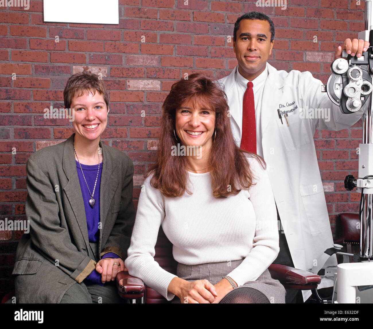 PORTRAIT OF OPTOMETRIST'S OFFICE STAFF Stock Photo - Alamy