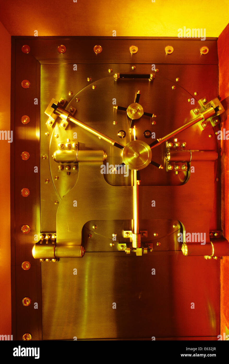 CLOSED BANK VAULT DOOR Stock Photo - Alamy