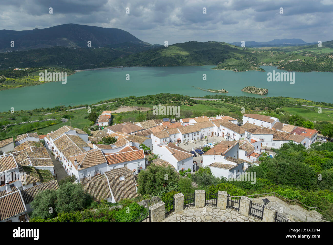 View over the village on the Zahara-El Gastor Reservoir, Zahara de la ...