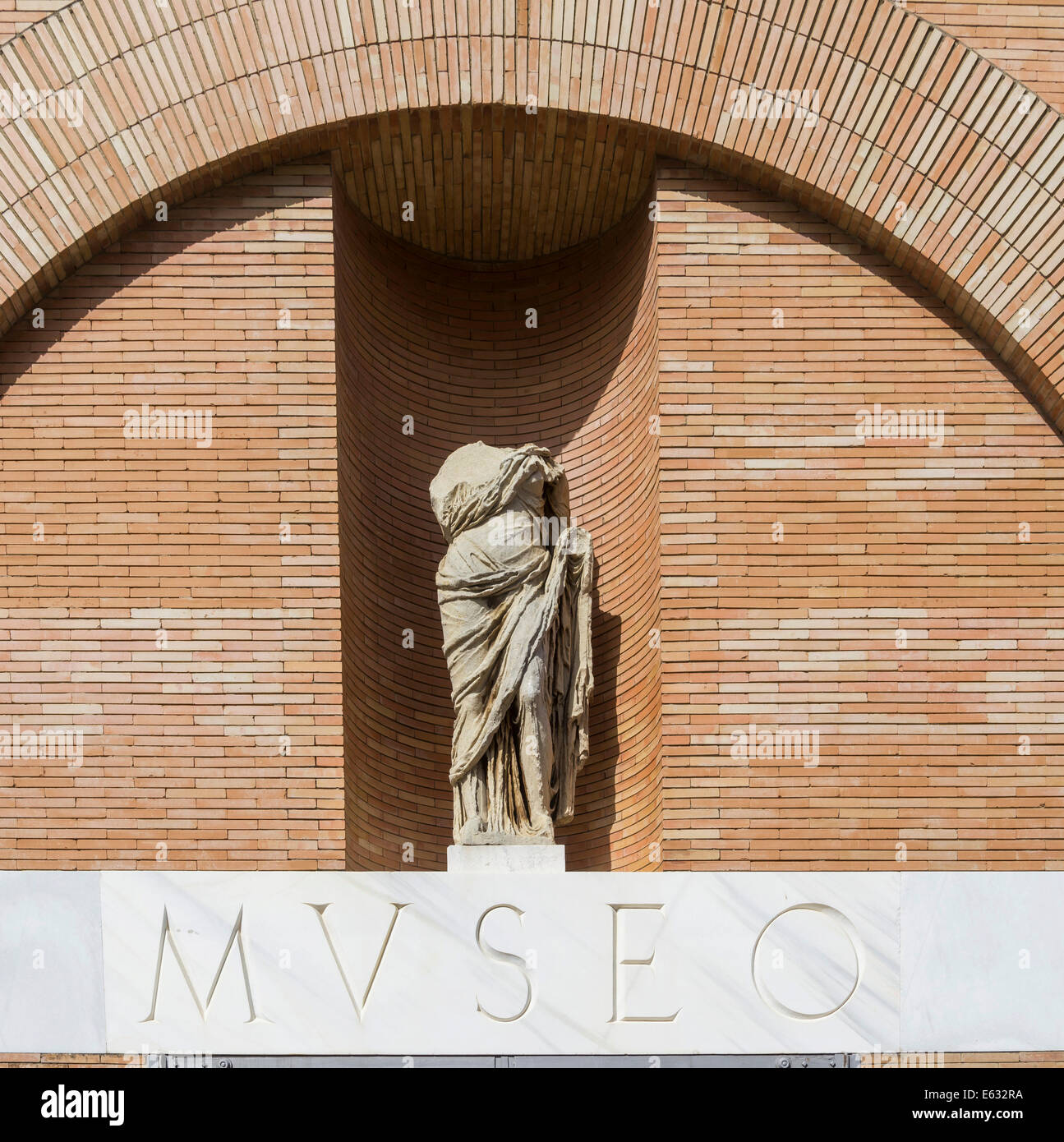 Lettering Museo and Roman statue, Mérida, Extremadura, Spain Stock ...