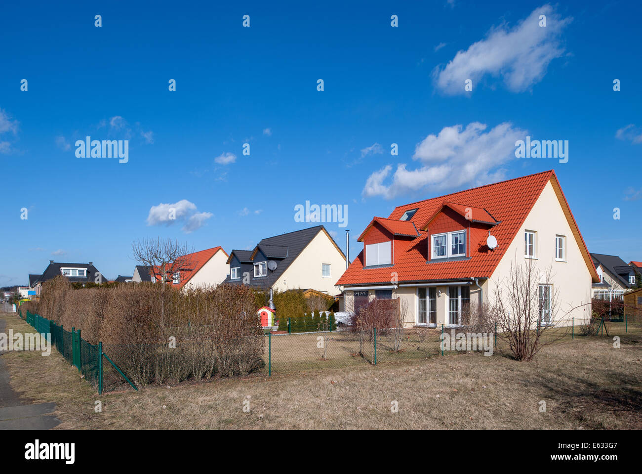 Single family residential building hi-res stock photography and images ...