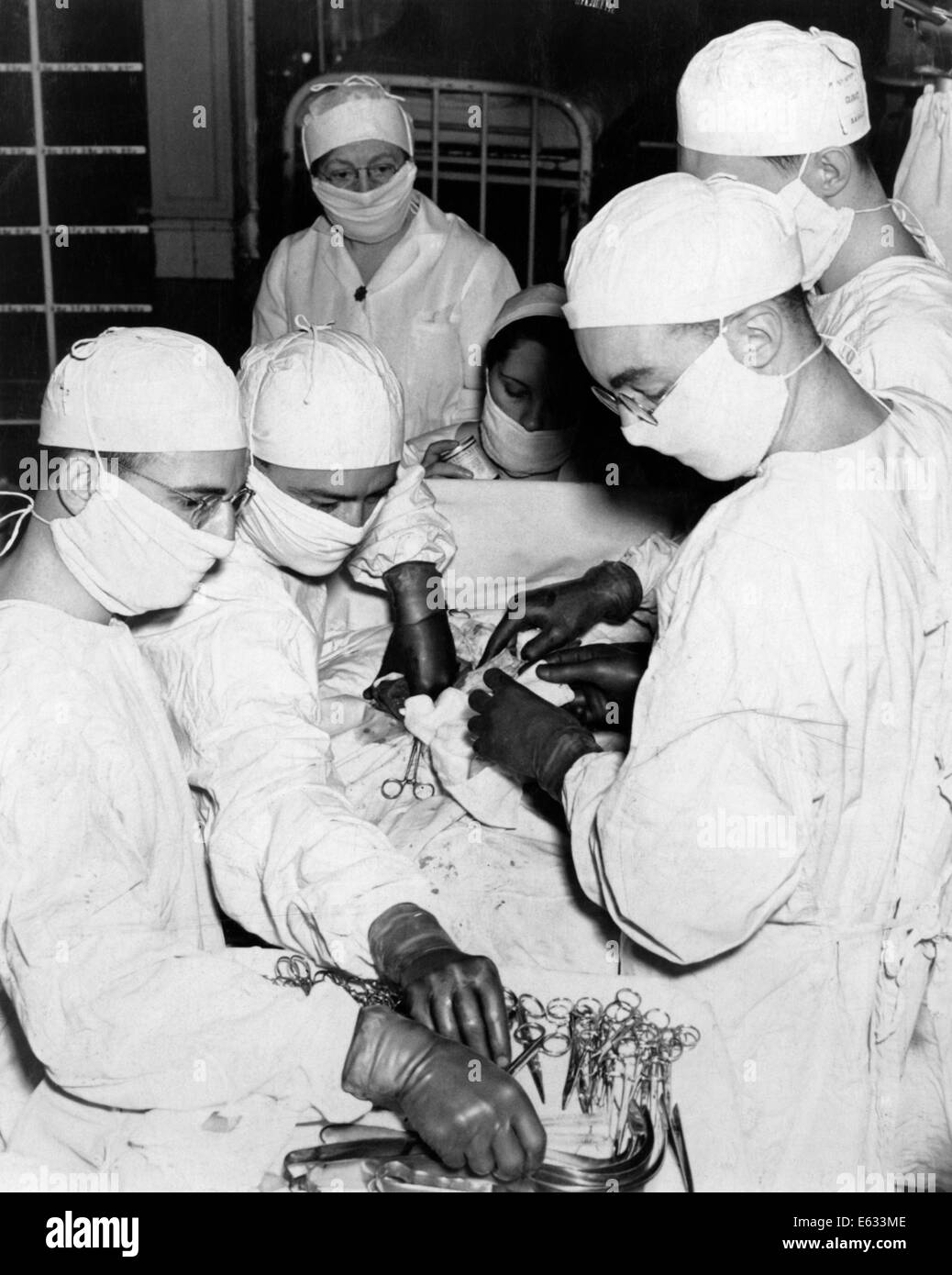 Vintage surgical instruments hi-res stock photography and images - Alamy