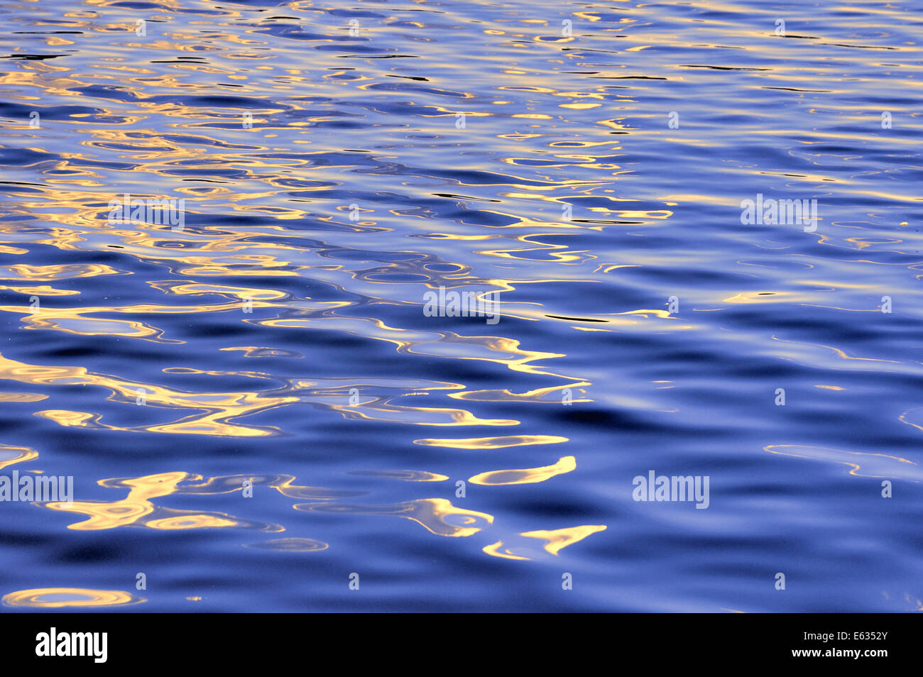 Calm smooth reflections hi-res stock photography and images - Alamy