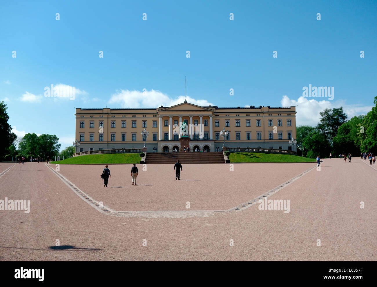 The Royal Palace Oslo Norway Stock Photo - Alamy