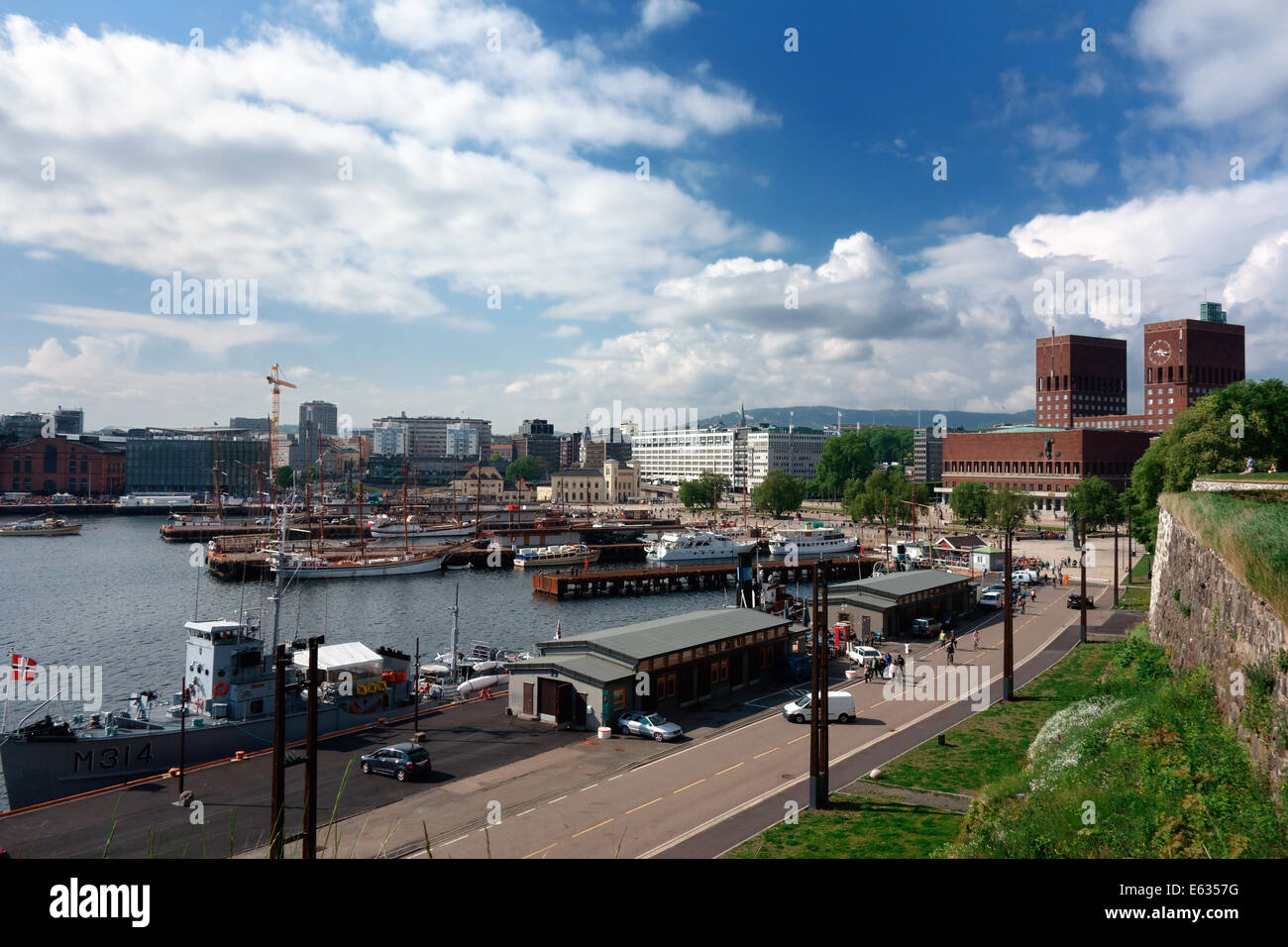 Waterfront water boats hi-res stock photography and images - Alamy