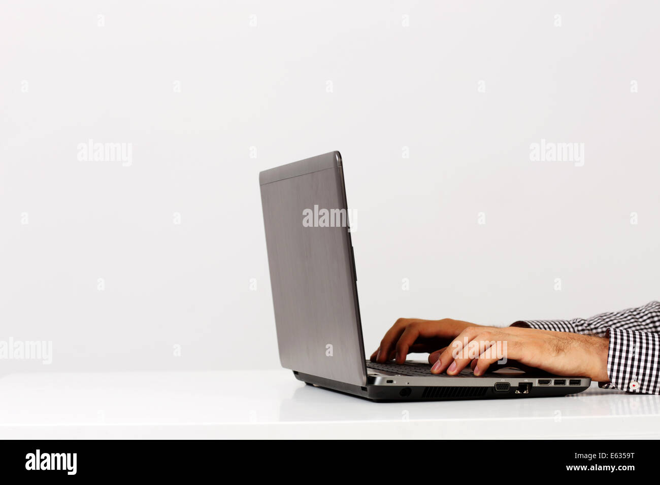 Hand side view male fingers hi-res stock photography and images - Alamy