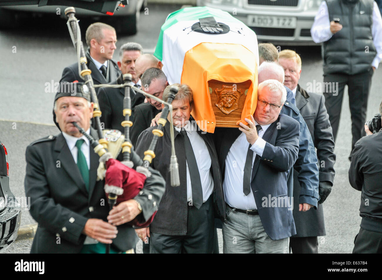 Belfast, Northern Ireland. 13 August 2014. Paramilitary funeral of ...