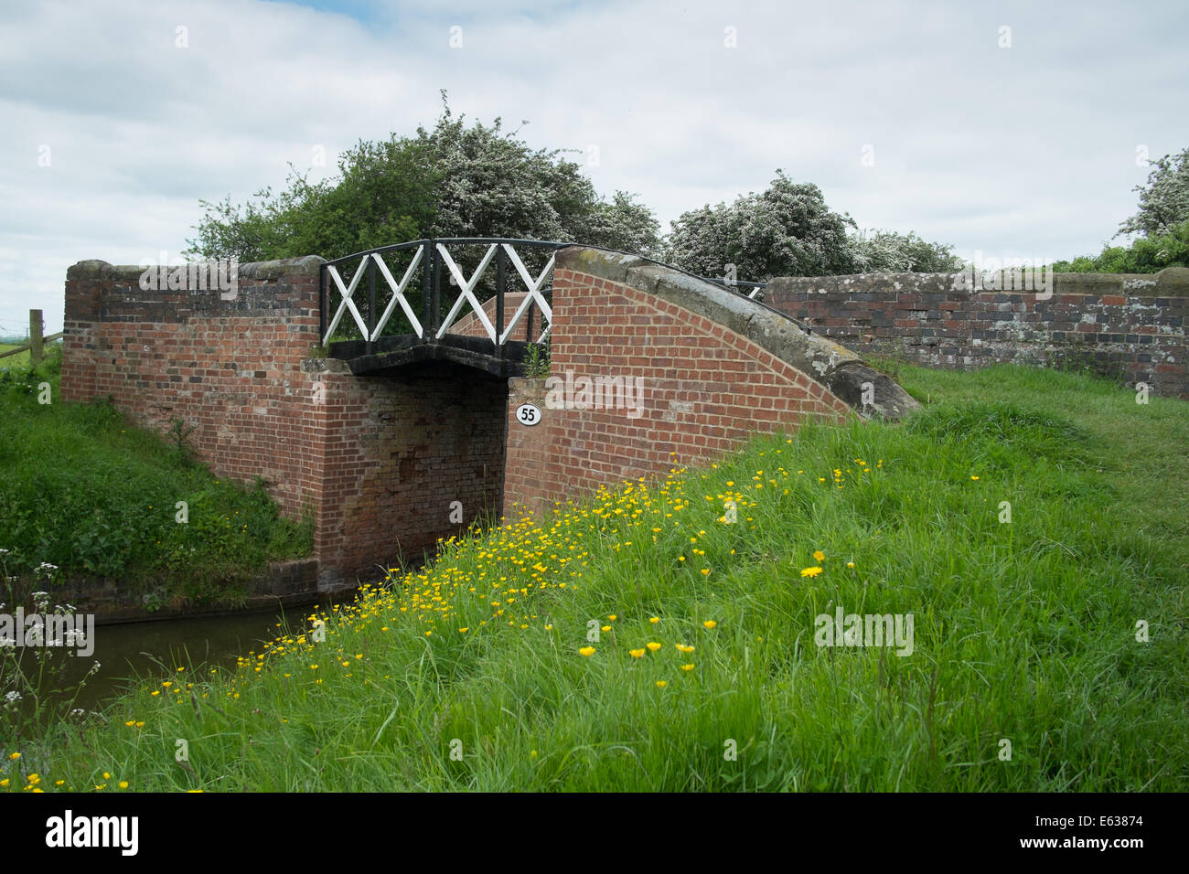 Split bridge hi-res stock photography and images - Alamy