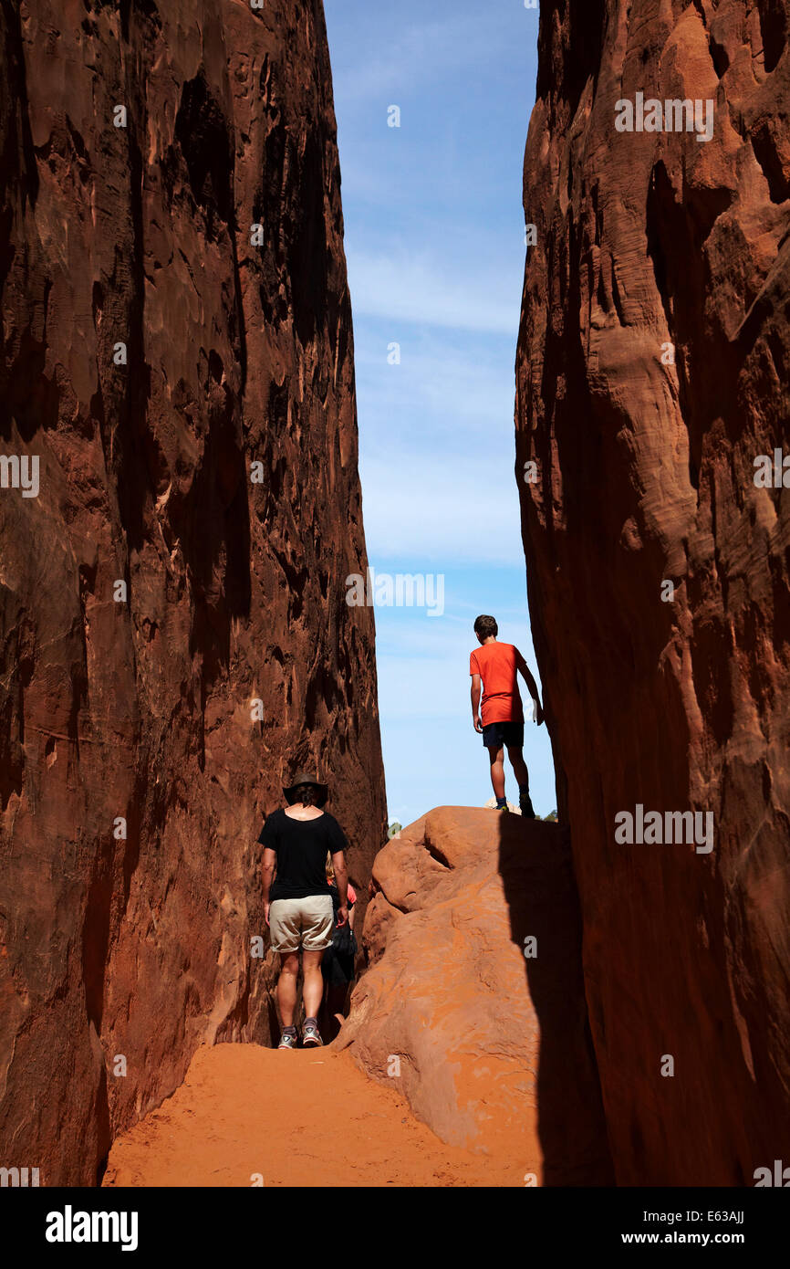 Arches path pathway hi-res stock photography and images - Alamy