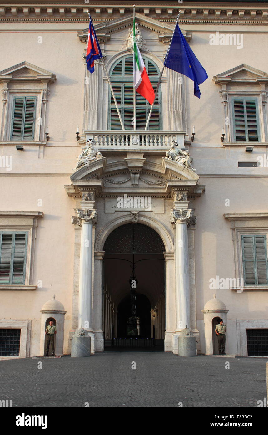 ROME - JUNE 12: The entrance of Quirinale with two presidential guards ...
