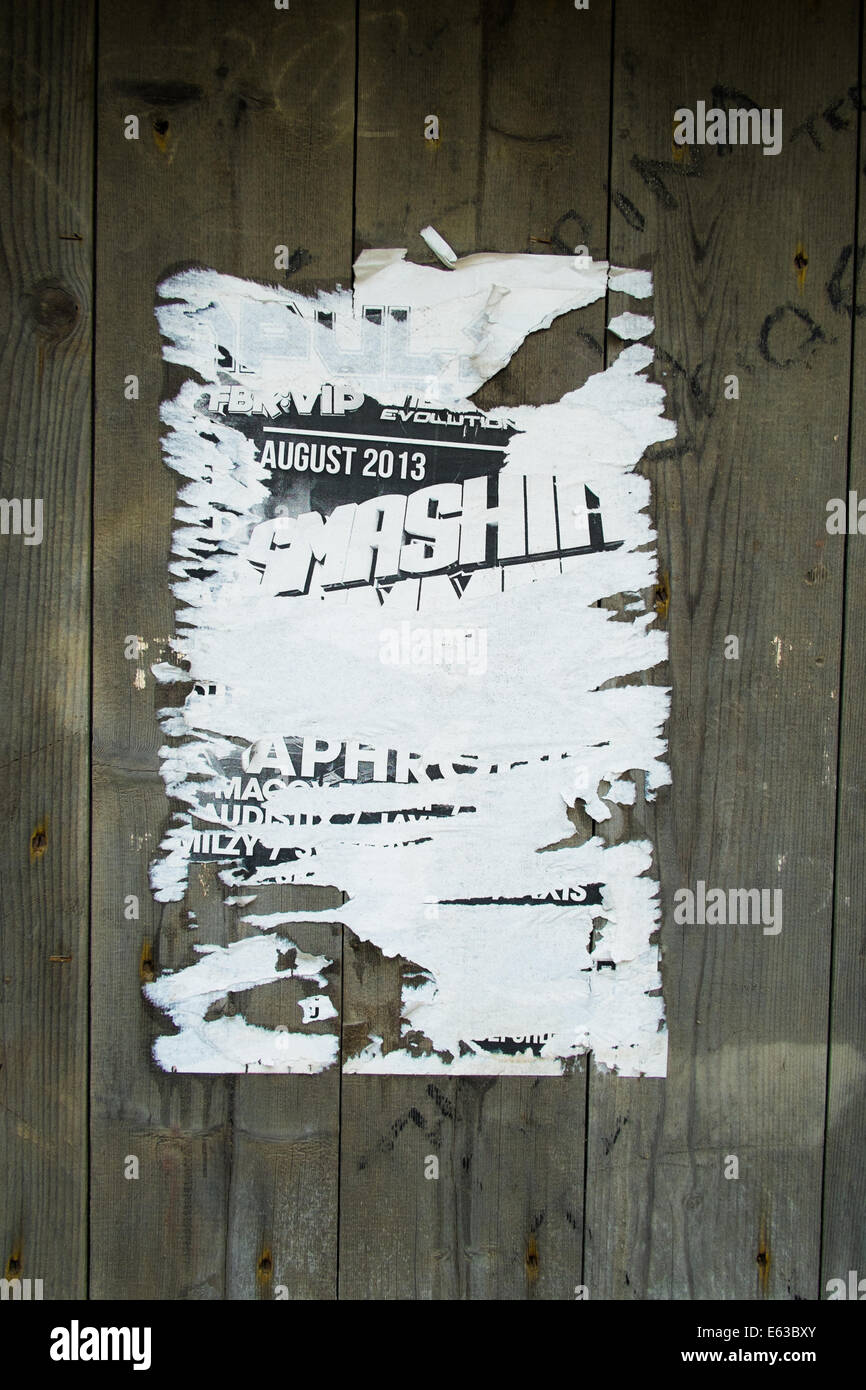 Torn poster texture hi-res stock photography and images - Alamy