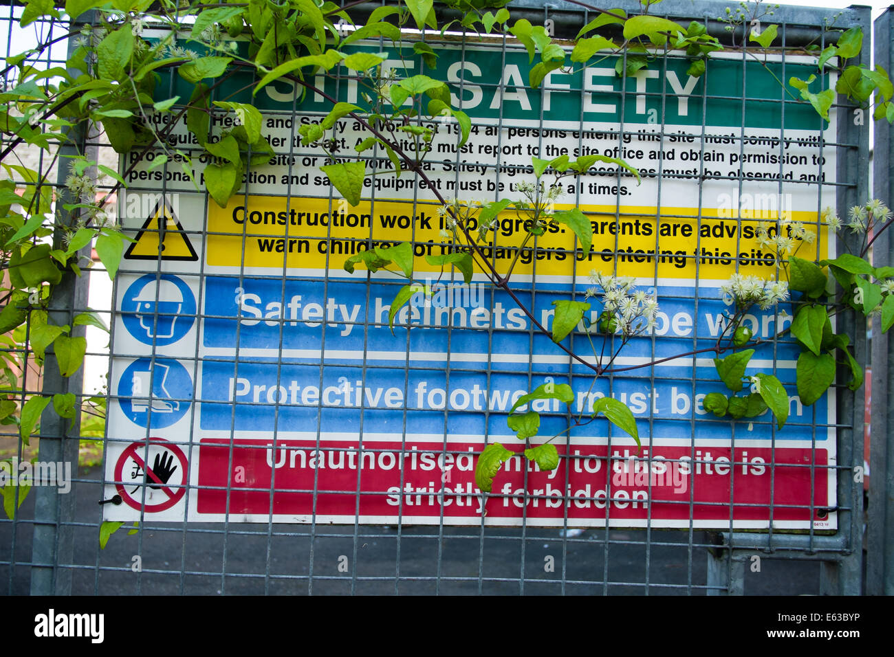 Site safety sign hi-res stock photography and images - Alamy