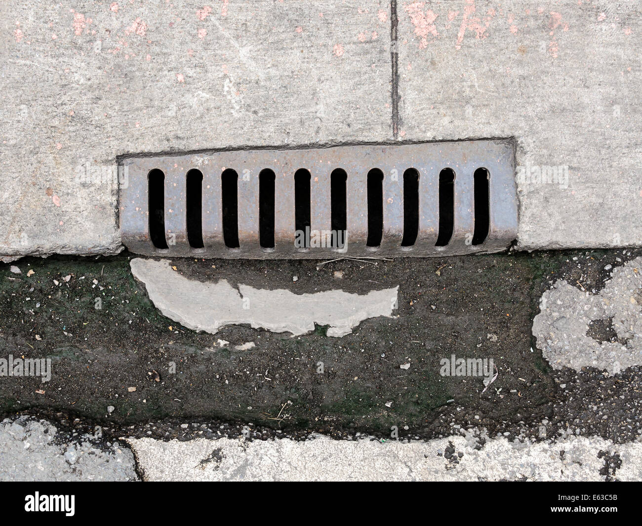 Metal drain cover side road hi-res stock photography and images - Alamy