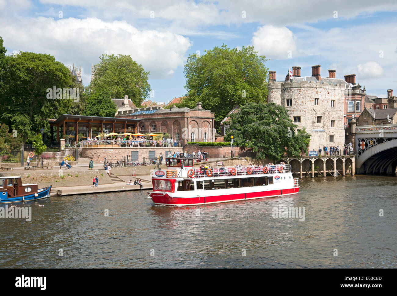 The Star Inn the City pub restaurant and Lendal Tower in summer York ...