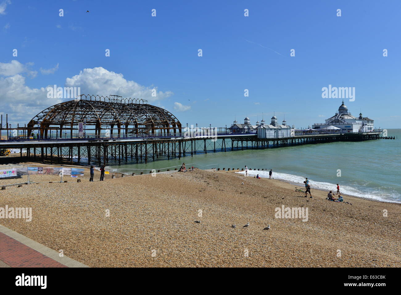 Eastbourne pier fire 2014 hi-res stock photography and images - Alamy