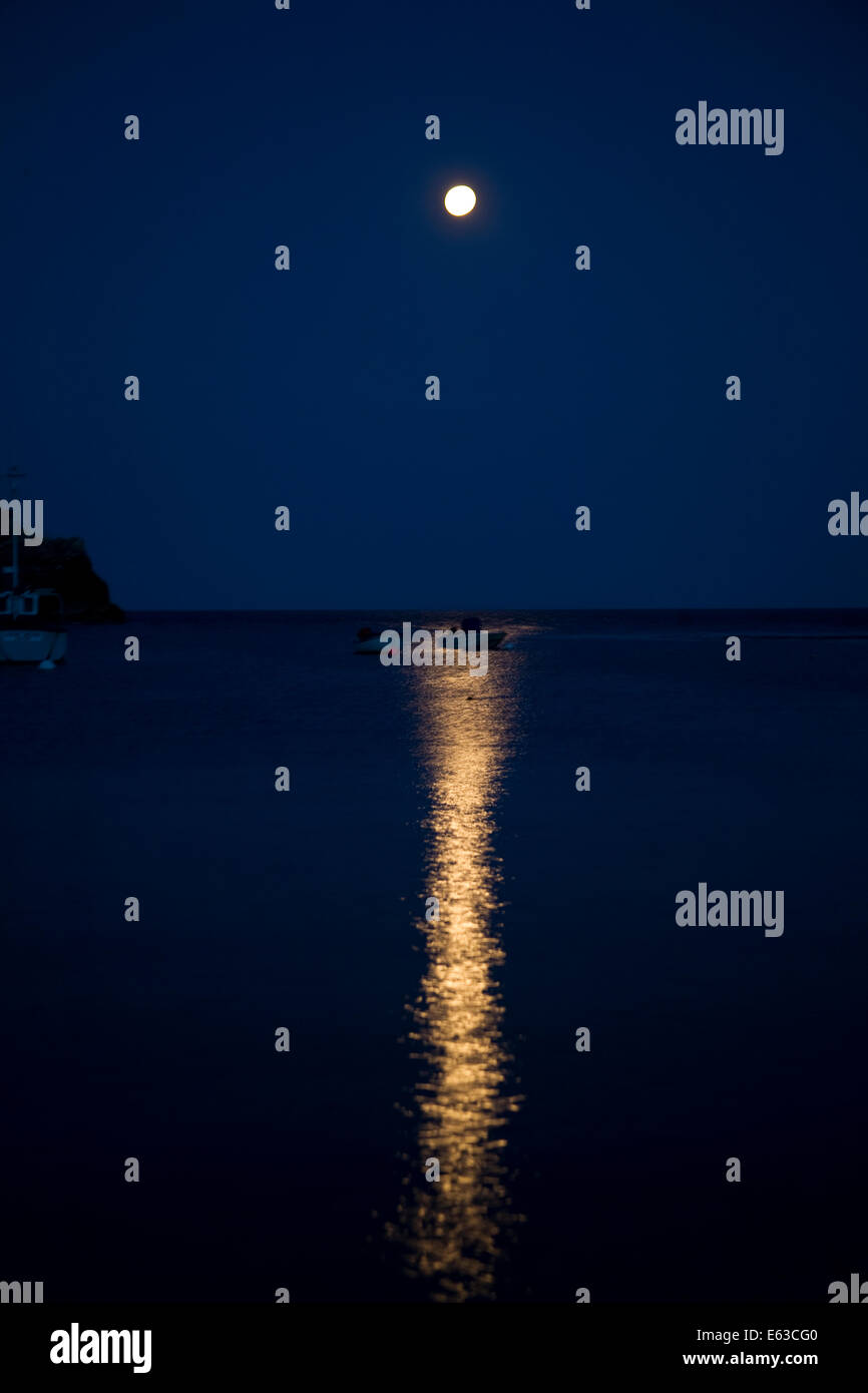 Boat Moonlight High Resolution Stock Photography and Images - Alamy