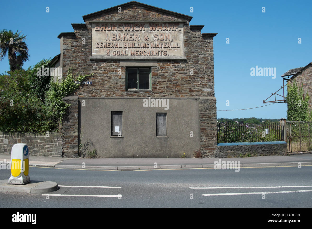 Old industrial building, Bideford Stock Photo - Alamy